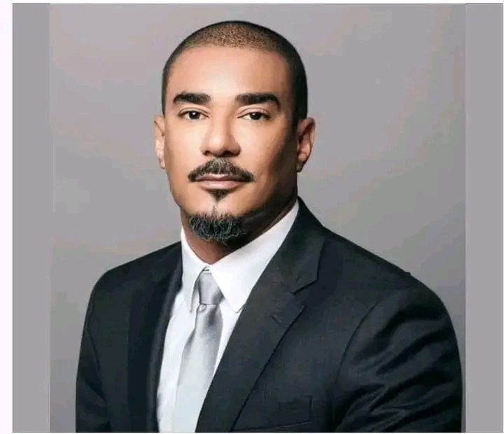 Moulaye Abass danse et, d'un coup, c'est tempête sous les haoulis