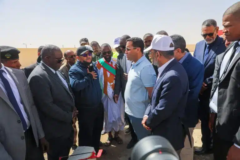 Nouakchott : Le Premier ministre El Moctar Ould Djay met les bouchées ...