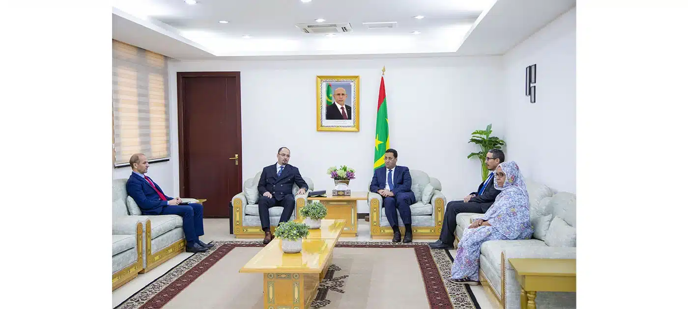 Le Premier ministre mauritanien, M. Moctar Ould Djay, renforce les ...