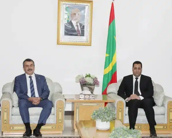 Le Premier ministre El Moctar Ould Djay reçoit le ministre turc de l ...